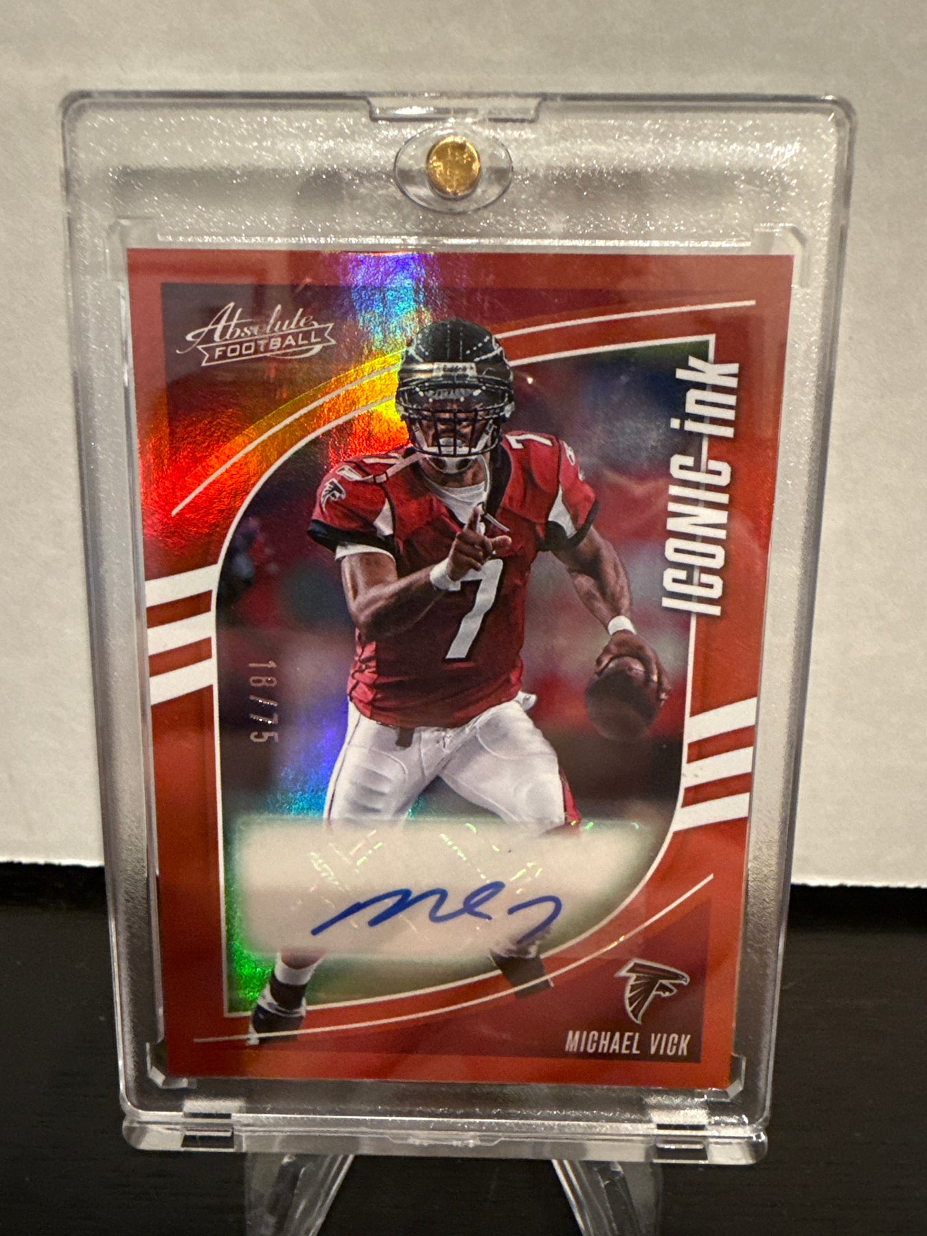 Michael Vick 2025 Panini Absolute Iconic Ink Auto Red, 18/75 – Hobby ...